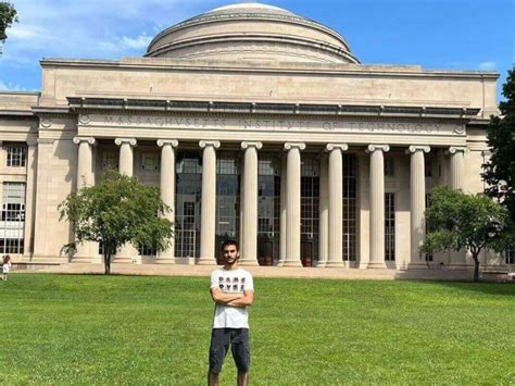 ფიზიკის მასწავლებელი ფიზიკის შესწავლა