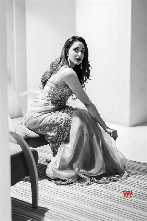actress pragya jaiswal latest hot glamour hd stills in a saree social