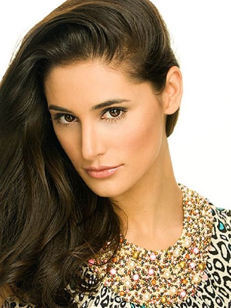 Stylish Zone Nargis Fakhri Beautiful Pics