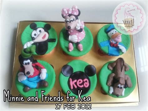 Minnie Mouse And Friends