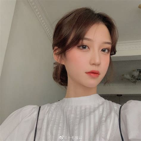Pin By Lyn Lyn On Weibo Girl Pretty Hairstyles Ulzzang Girl Beautiful