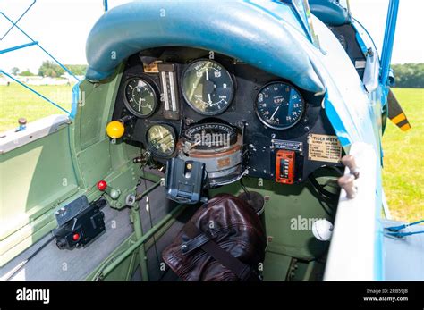 Das Hintere Cockpit Einer Tigermoth Wird Bei Einer Veranstaltung Mit