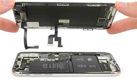 Что скрывает iPhone X: новый смартфон разобран «на винтики»