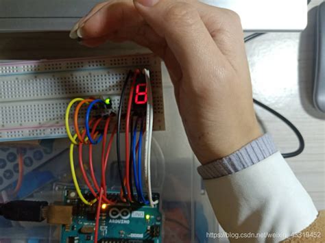 【arduino】交通灯控制设计 一位数码管一位数码管红绿灯 Csdn博客