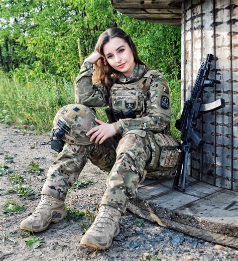 Soldier Army Girl Wallpaper
