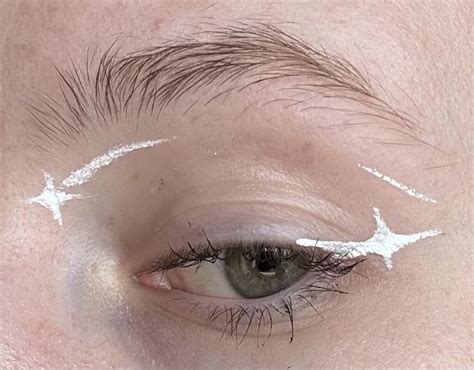 White Graphic Liner Kreatives Makeup Kreativer Eyeliner Eyeliner