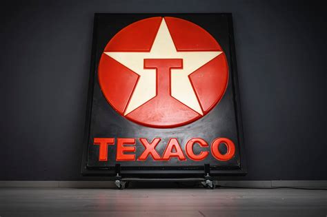Neon Illuminated 70's Texaco Sign | PCARMARKET