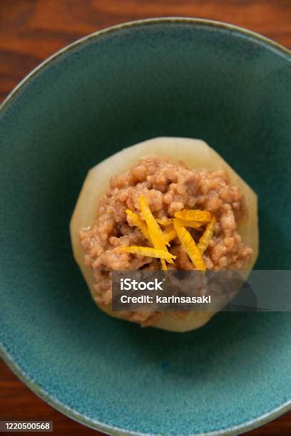 일본 음식 미소 소스를 곁들인 다이콘 무 후로후키 다이콘 0명에 대한 스톡 사진 및 기타 이미지 0명 Miso Sauce Nimono Istock