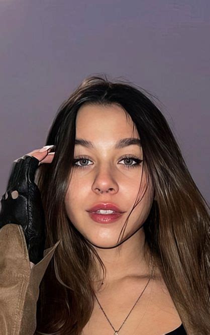 Знаменитости с типом фигуры «Перевернутый треугольник