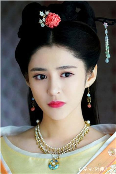 仙尊女前世荒废了修行，重生后她苦头修行，无人能比的经典修仙文 百科ta说