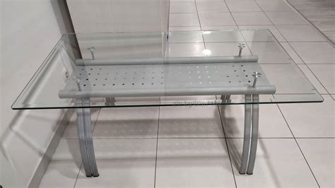 Продавам маса със стъклен плот Маса Мебели за дома и офиса София Продавам много запазе