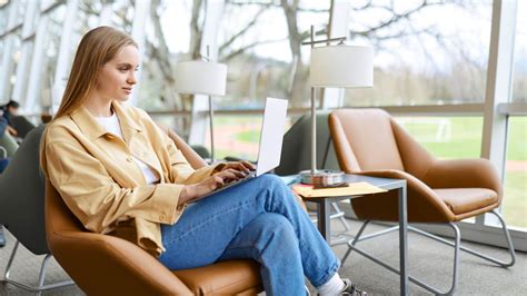 Gen Z Worker Has Accommodation That She Cannot Interact With Co Worker
