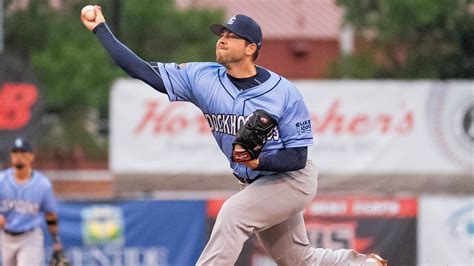 Conine And Bullpen Propel Hounds To Victory Lake Country Dockhounds