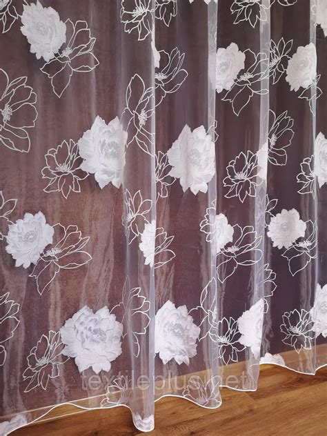 Тюль із великою білою квіткою купити за найкращою ціною в