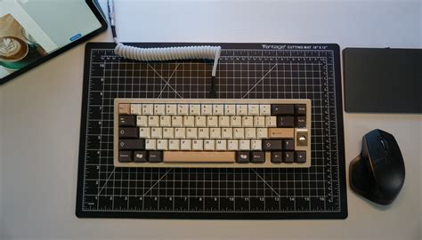 Café On Cream Scrolller