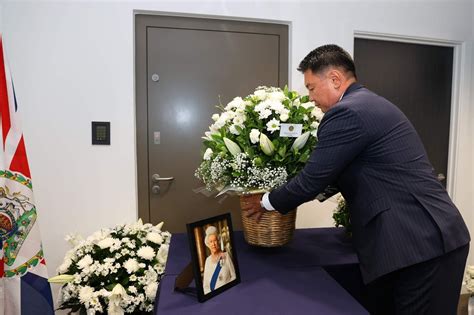 У Хүрэлсүх Хааны гэр бүл Их Британийн ард түмэнд гүн эмгэнэл илэрхийлье