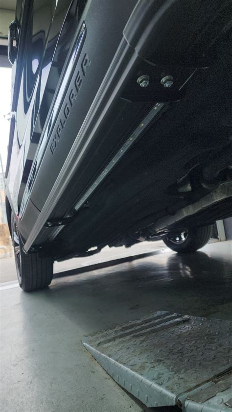 서울 포드익스플로러 6세대 웰컴사이드led언더바” 작업으로 멋과 실용을 모두 잡았습니다 서울 중랑구 광진성동동대문중랑 오카네비