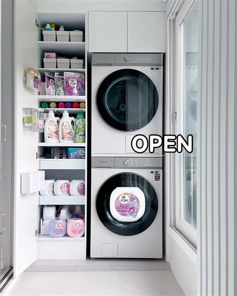 맹맹이홈🏠 정맹화 살림 수납 집꾸미기 🛋️ 애착쿠션 저는 소파에 앉아 있을 때 꼭 애착쿠션과 함께해요 미용실 가면 잡지책과 함께 주는 반달쿠션이 너무 편해서