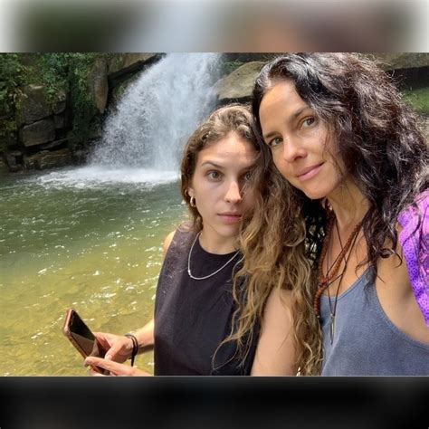 Papa De Paola Turbay Paola Turbay Celebra 25 Anos Con Su Esposo