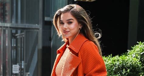 Hailee Steinfeld Brings Lots Of Color To Nyc For ‘spider Man Across The Spider Verse Press