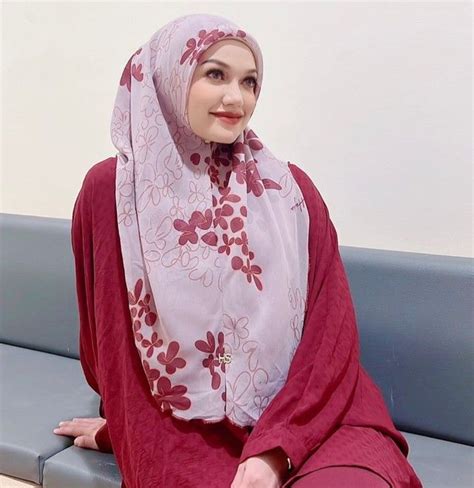 Foto Puteri Sarah Liyana Artis Malaysia Viral Tahun Diselingkuhi Suami