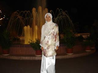 GADIS MELAYU BERTUDUNG Awek Bertudung Yang Sangat Cute