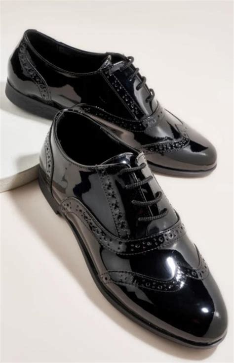 Лаковані туфлі броги — ціна 90 грн у каталозі Туфлі Купити жіночі речі за доступною ціною на