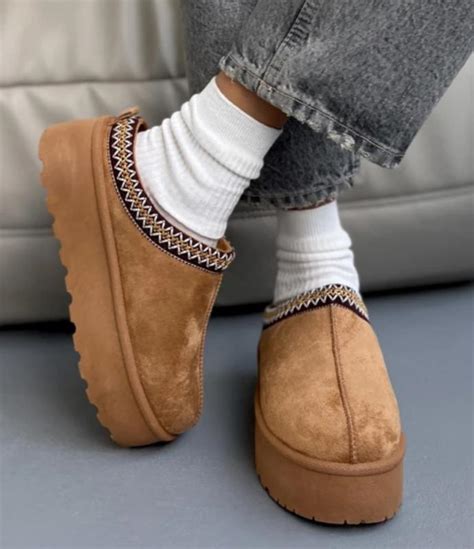 Сабо трендові — ціна 1400 грн у каталозі Сабо Купити жіночі речі за доступною ціною на Шафі