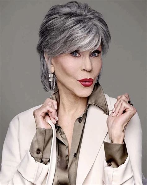 Pin Em Beautiful Women Over 50 Em 2024 Grisalho