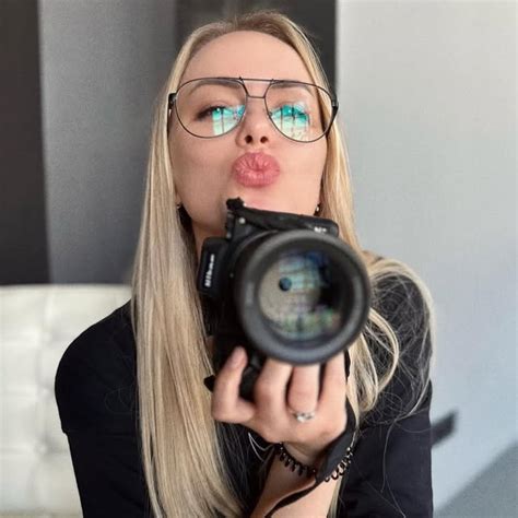 Ph Lana Melnikova Threads Say More