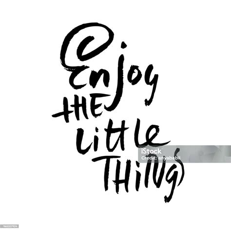 작은 것 들을 즐길 수 있습니다 핸드 드라이 브러쉬 레터링 그려 잉크 그림입니다 현대 달 필 구입니다 벡터 일러스트입니다 건조한에 대한 스톡 벡터 아트 및 기타 이미지