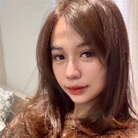 Lia Lia Threads Say More