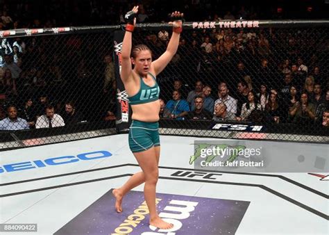 Deanna Bennett Photos And Premium High Res Pictures Getty Images