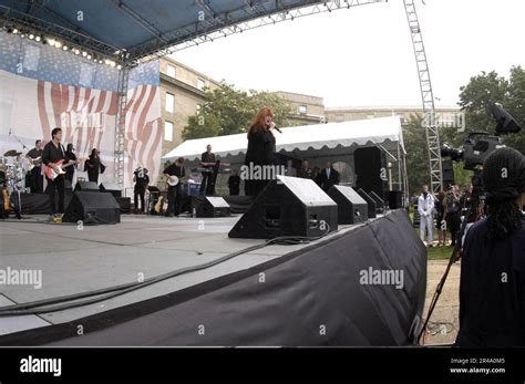 Us Navy Country Singer Wynonna Judd Performs In Concert At The Pentagon For Military And