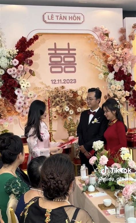 Midu chi mạnh cuốn sổ đỏ làm quà cưới cho em trai lấy vợ sao