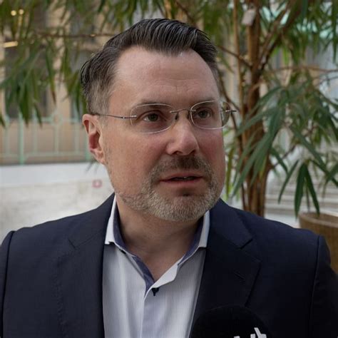 Historiskt Skifte När Fred Wallenberg Tar Plats I Investor Svt Nyheter