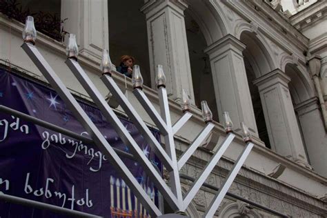 Chabad Lubavich Of Georgia חבד גיאורגיה წყვდიადის გასანათებლად ცოტაოდენი სინათლეც