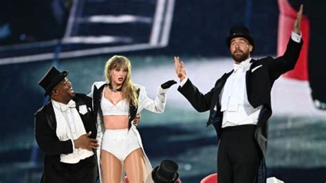 “分手流程”文件流出 传taylor swift、travis kelce恋爱都是演戏 vibes by 8world