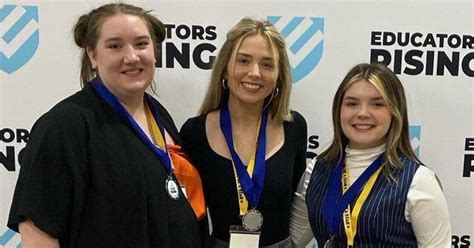 Addie Pease Makenzie Crawford And Kaylie Cordiero