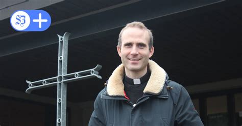 Burbach Der Katholische Pastor Jonas Klur Hat Weihnachten Viel Zu Tun
