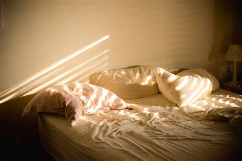 دراسة تكشف كيفية تأثير نافذة غرفة النوم على نوعية النوم وأداء العمل في اليوم التالي Rt Arabic