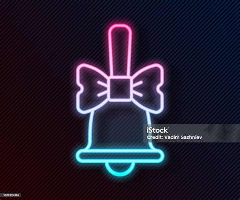 빛나는 네온 라인 메리 크리스마스 울리는 종 아이콘 검은 배경에 고립 알람 기호 서비스 벨 핸드벨 기호 알림 벡터 기민에 대한 스톡 벡터 아트 및 기타 이미지 Istock