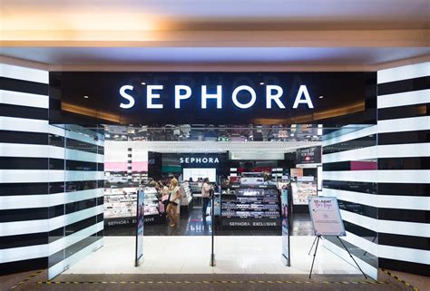 An Insider's Guide to Shopping at Sephora From Current & Former ...