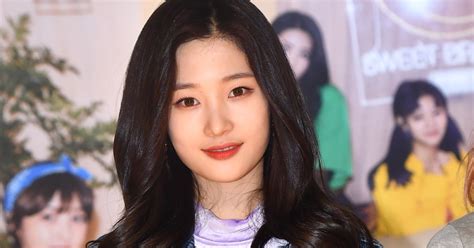 [포토엔hd]다이아 정채연 셔터 부르는 청순 미모