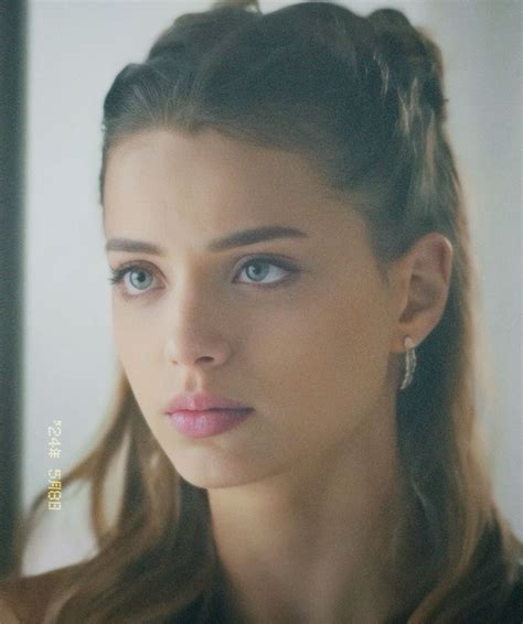 Просмотрите 720 идей на доске Pinterest Efrina и на тему укороченная