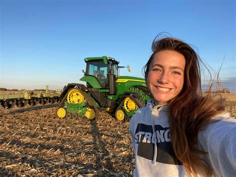 21 Year Old Nebraskan Shines As Social Media Ag Influencer