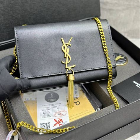 Сумка Yves Saint Laurent 22 на 15 см купить в интернет магазине с доставкой