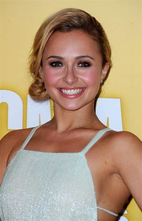 Hayden Panettiere Wearing A Sexy Bareback Dress At 46th Annual Cma Awards In Nas Porn Pictures