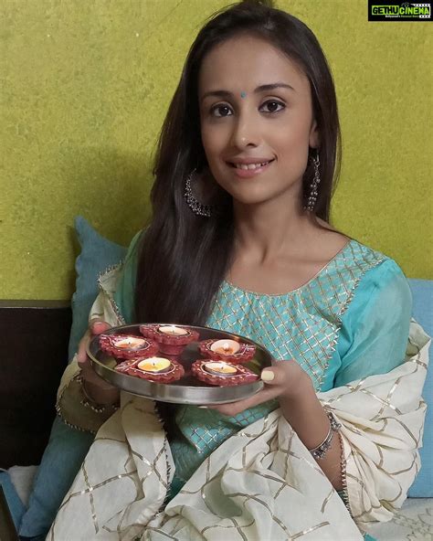 Anupriya Kapoor Instagram 🪔💥 Gethu Cinema