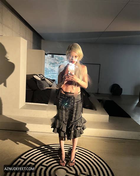 Hyuna Feet Aznudefeet